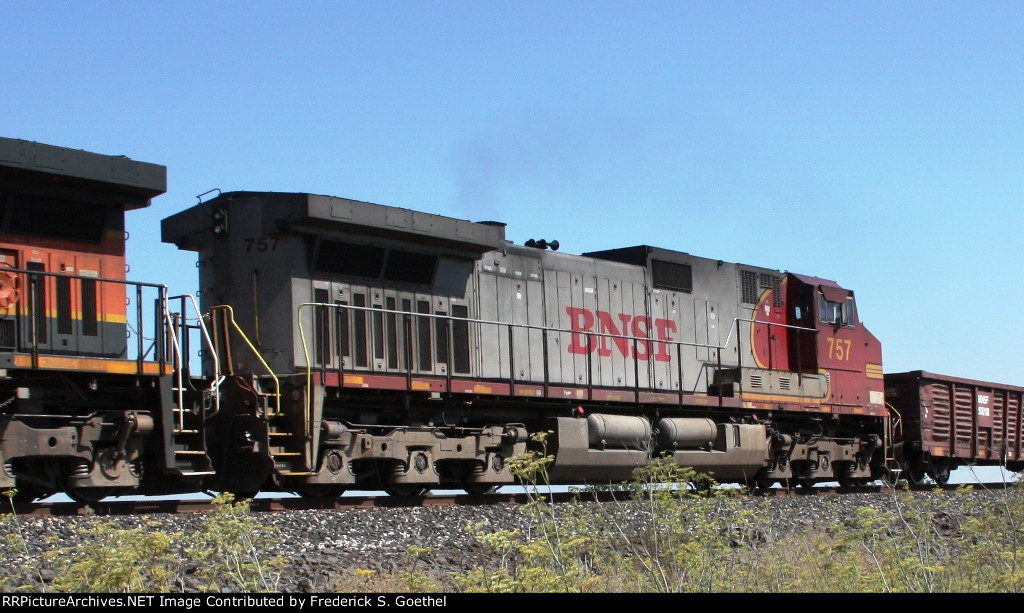 BNSF 757